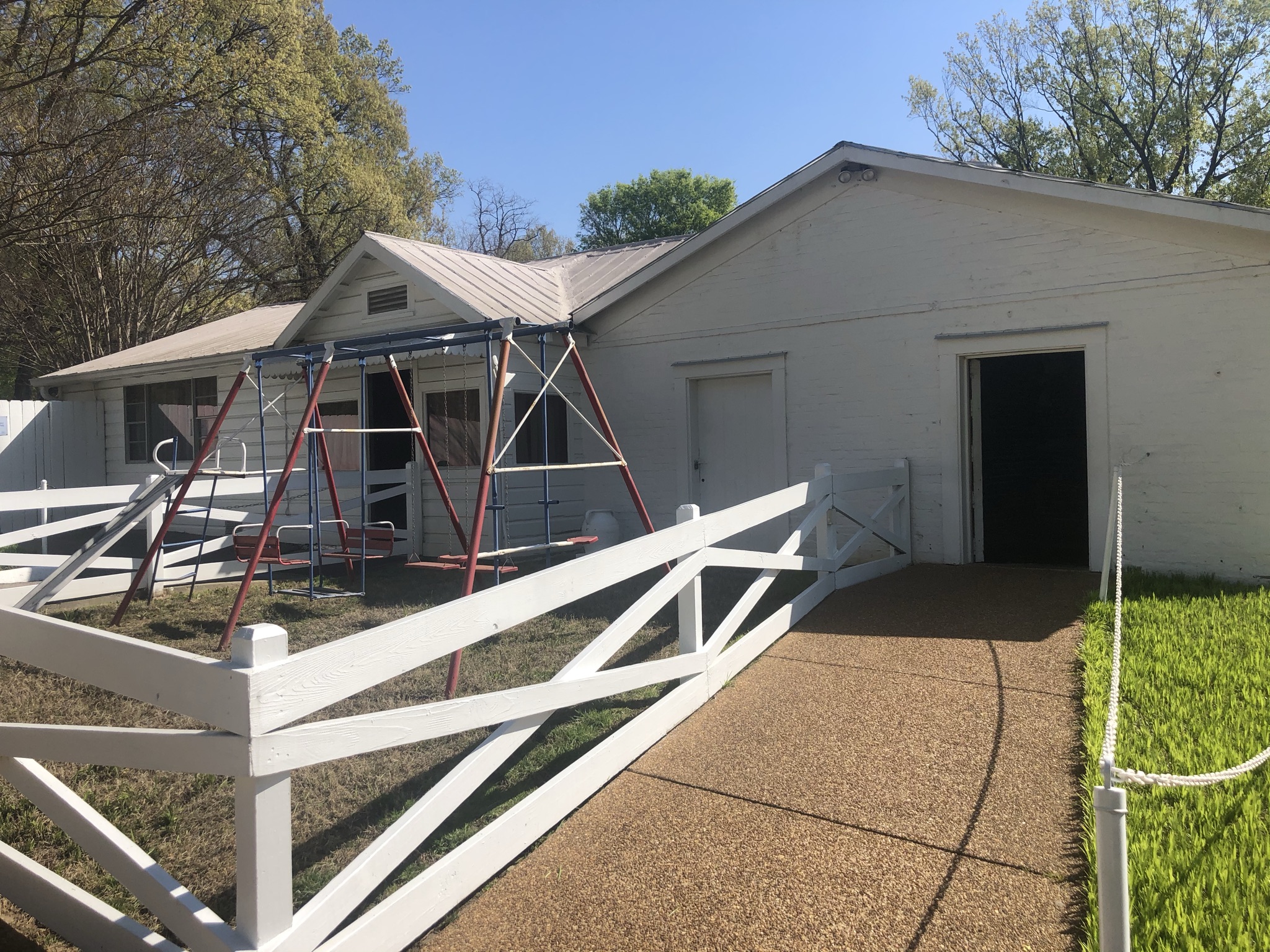 Visiting Graceland- home of Elvis Presley (Memphis, Tennessee ...